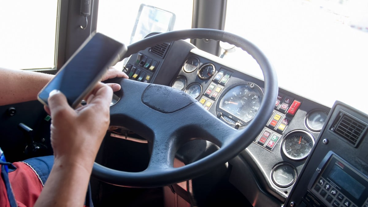 The Impact of Distracted Driving in Atlanta Truck Accidents - Harris ...